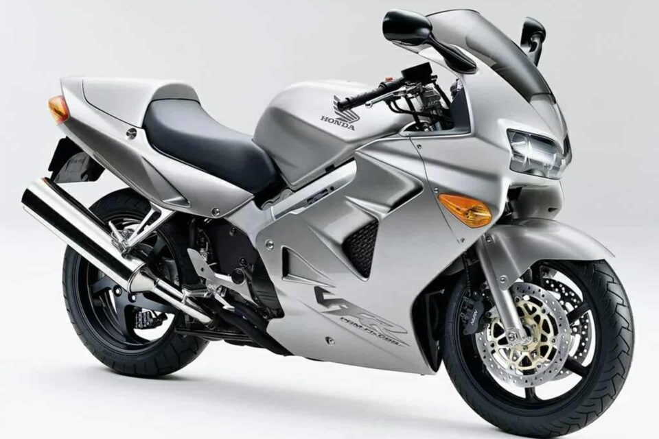 A Honda VFR800 Fi 1998 em retrospectiva: 25 anos muito bem ...