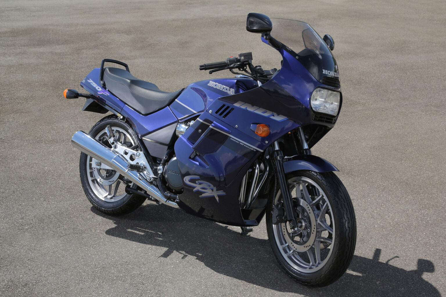 História da Honda CBX 750F: A Rivalidade a RD 350 - The Riders Histories