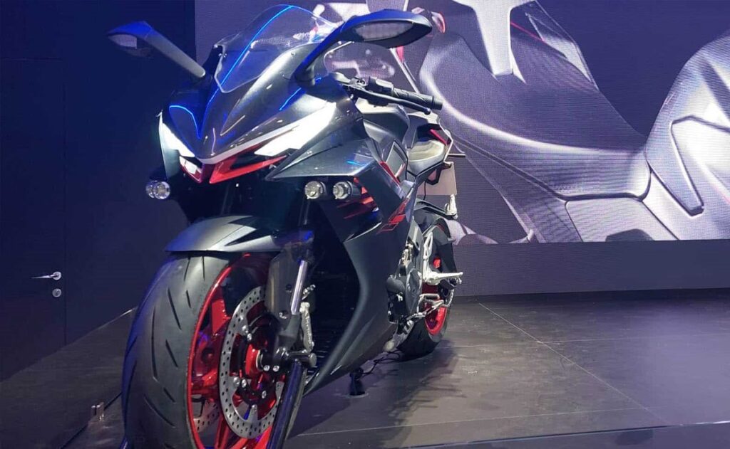 Zontes 703 RR: Motor de 3 cilindros e 110 CV - The Riders Histories