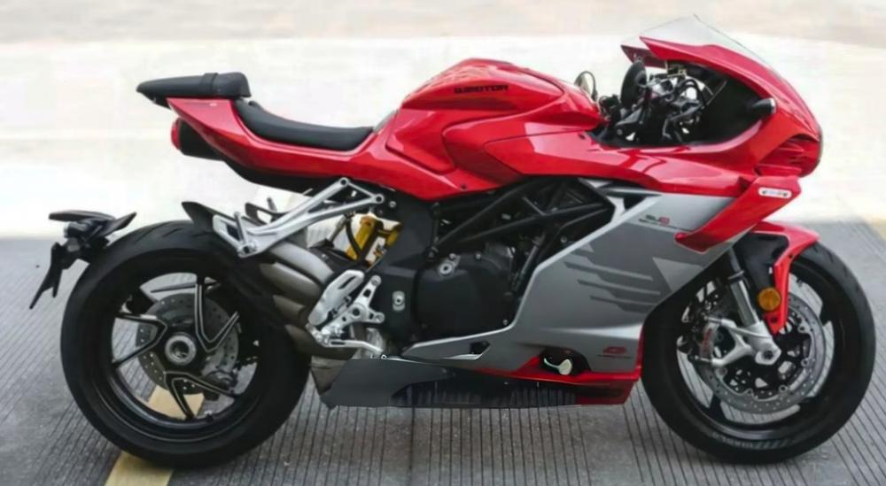 QJ Motor SRK 921 SV vs. MV Agusta Superveloce: Qual Vence? - The Riders Histories