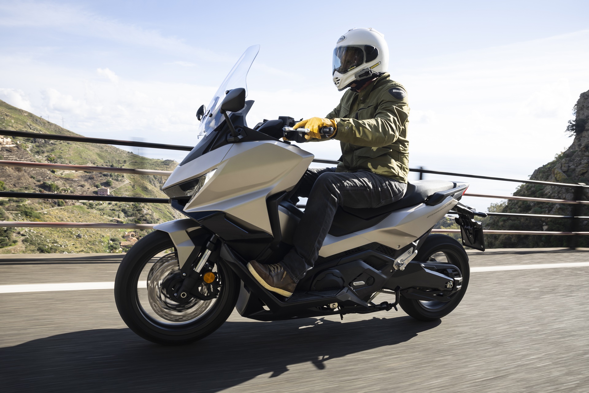 Teste Completo da Honda Forza 750 2025: Conforto, Potência e Tecnologia ...