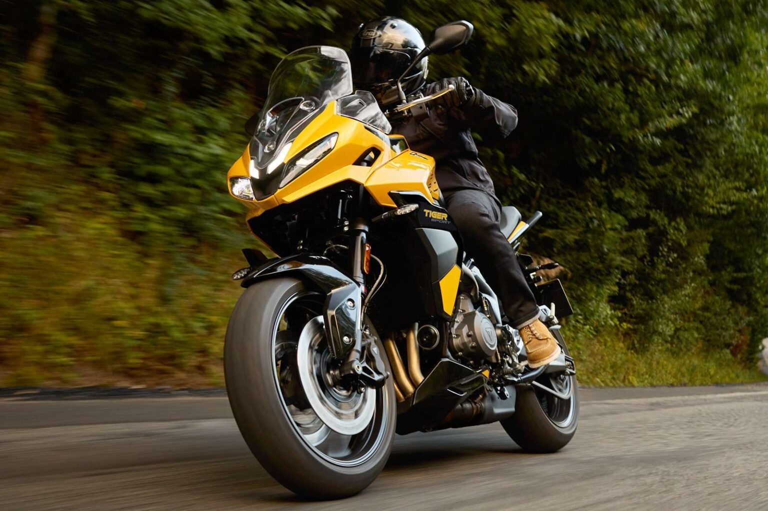 Triumph Tiger Sport 800 2025: A Aventura e o Conforto em Duas Rodas ...