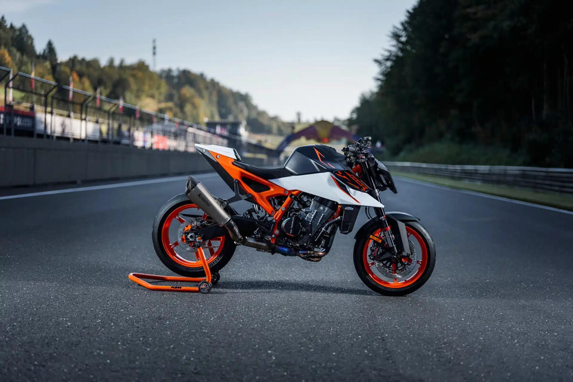 KTM 990 Duke R 2025: A Revolução das Nakeds de Média Cilindrada! - The ...