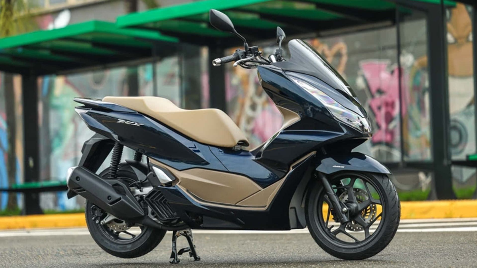 Honda PCX 160 2025: A Scooter que Conquista as Ruas, veja ...