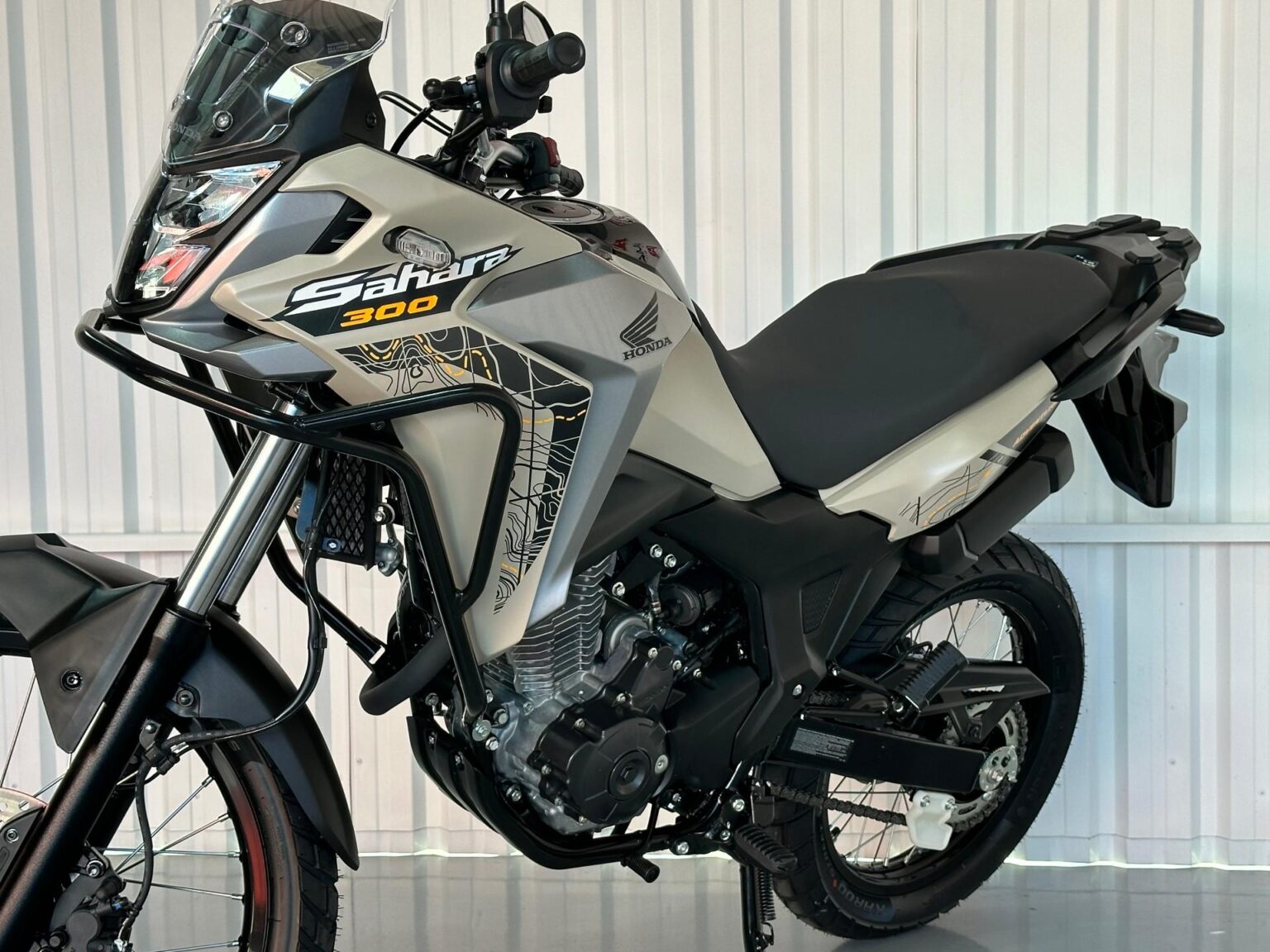 Como é a SAHARA 300 2025? Confira o preço e fotos - The Riders Histories